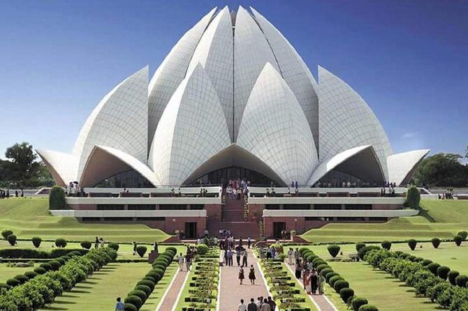 Golden Triangle Tour, Visit Mandawa'a Attractively Unusual Forts & Havelies - Arrival & Delhi: The Gateway to India