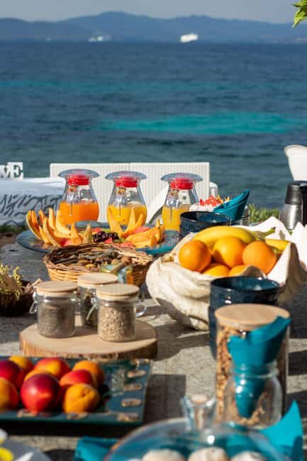 Golfo Aranci: traditional or transparent kayaks, dolphins, and aperitif - FAQ