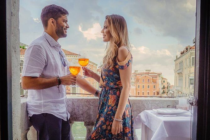 Gondola Ride and Aperitif in a Venetian Palace - An In-Depth Look at the Experience