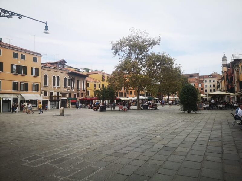Gondola Ride & Venice walking tour - Key Points