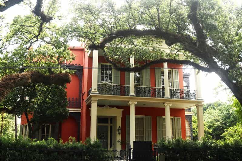 Gossip & Grandeur: A Stroll Through NOLAs Garden District - Who Will Love This Tour?