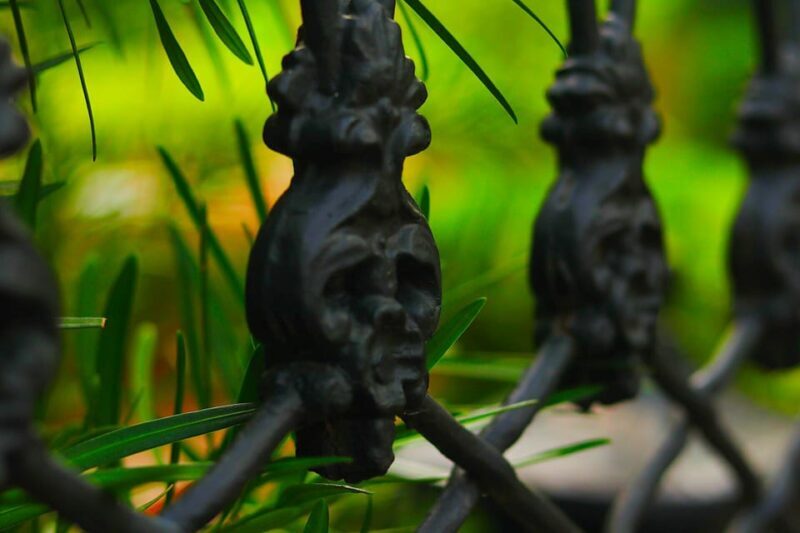 Gossip & Grandeur: A Stroll Through NOLAs Garden District - The Sum Up