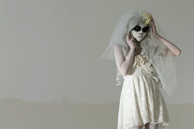 Gothic Wedding Ceremony with Spectacular Photography lncluded - A Detailed Look at the Gothic Wedding Experience