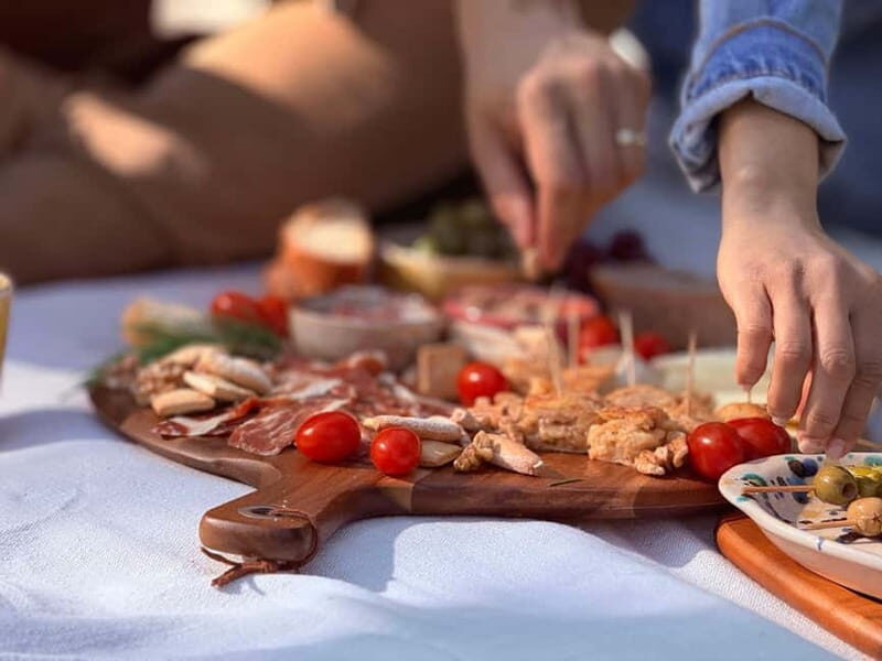 Gourmet Spanish Tapas Picnic in Retiro Park (Private) - What’s Included and Optional Extras