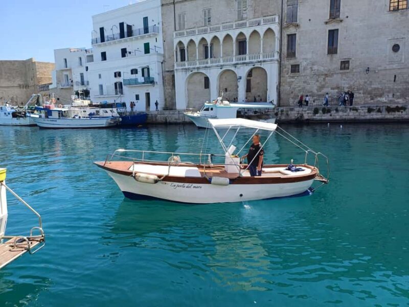 Gozzo tour along the coast of Monopoli - A Gozzo Tour Along the Coast of Monopoli: An Authentic Sea Adventure