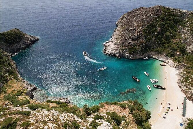 Grama Bay Beaches and Caves Private Speedboat Tour - Detailed Breakdown of the Itinerary