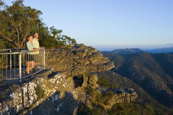 Grampians National Park with MacKenzie Falls and Kangaroos - MacKenzie Falls: A Marvel of Nature