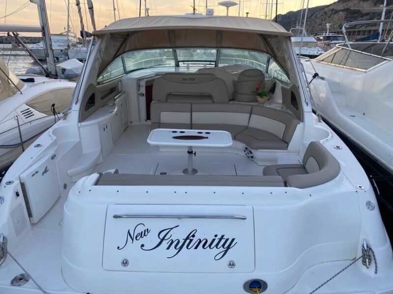 Gran Canaria: Excursion on private yacht with drinks, lunch and snorkeling - Key Points