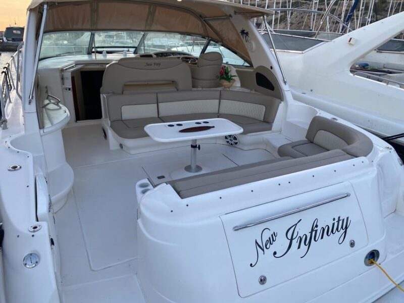 Gran Canaria: Excursion on private yacht with drinks, lunch and snorkeling - Setting Sail in Style: The Itinerary Breakdown