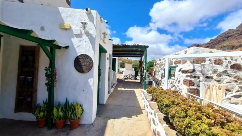 Gran Canaria: Spanish Tapas and Wine Tasting Tour in Mogan - What the Reviews Tell Us