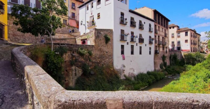 Granada: 2hour Tour of The Albaicín & Sacromonte Premium - A Walk Through Granada’s Most Charismatic Neighborhoods