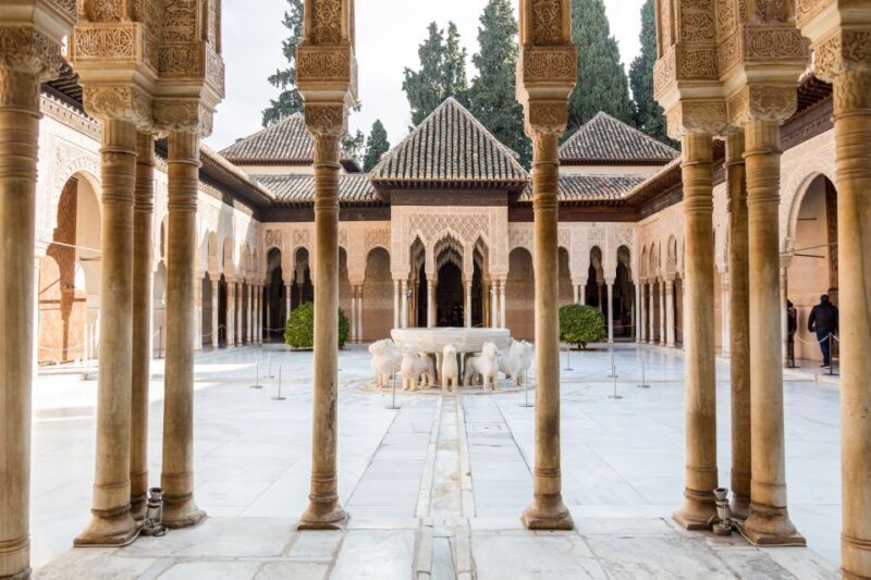 Granada: 3-Hour Alhambra and Generalife Gardens Guided Tour - Key Points