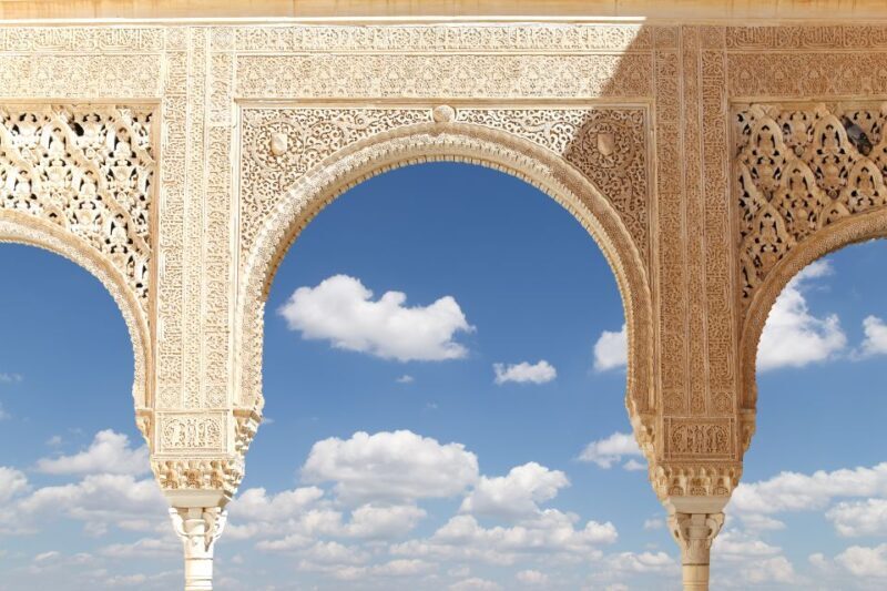 Granada: 3-Hour Alhambra and Generalife Gardens Guided Tour - Why This Tour Offers Good Value