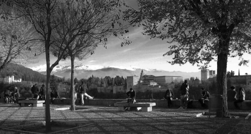 Granada Albaicín: 2.5-Hour Tapas & Drinks Walking Tour - Who Should Consider This Tour?