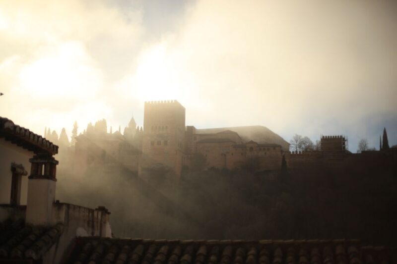 Granada: Albaicin and Sacromonte E-Bike Tour - Key Points