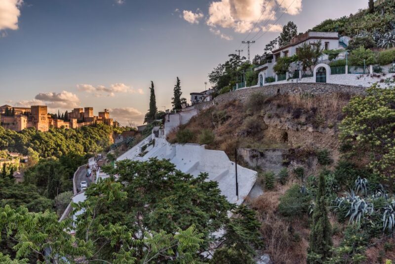 Granada: Albaicin and Sacromonte Evening Walking Tour - Authentic Experiences and Highlights