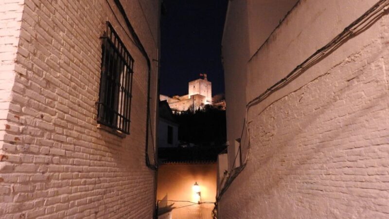 Granada: Albaicín in the Dark Walking Tour - The Breakdown of the Itinerary & Experience