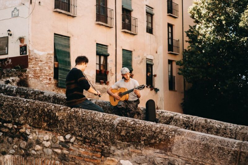 Granada: Albaicín & Sacromonte Walking Tour & Flamenco Show - In-Depth Look at the Tour