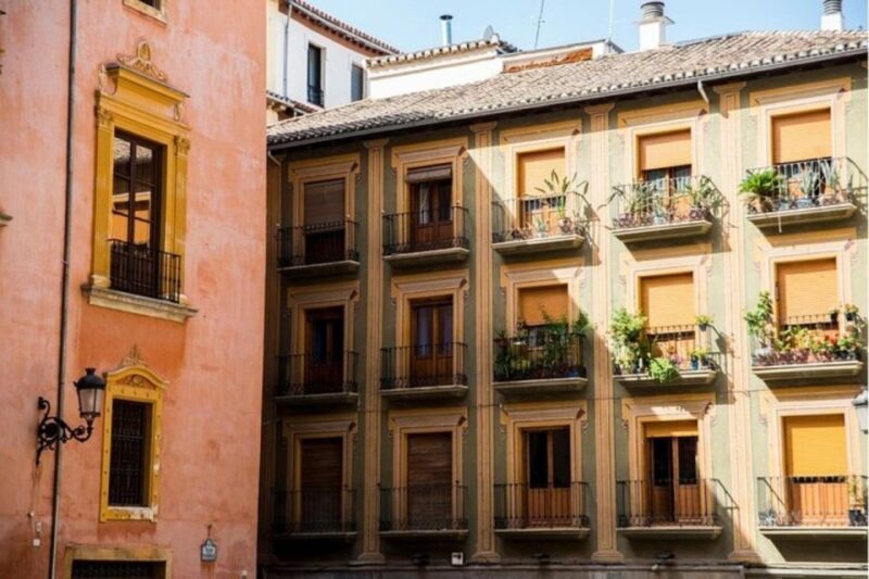 Granada : Albayzin and Sacromonte Walking Tour - Who Should Book This Tour