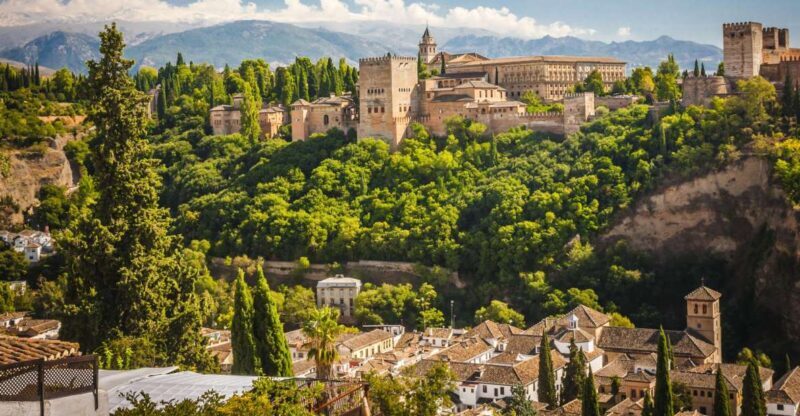Granada: Alhambra and Charles V Palace Tour - What Reviewers Say