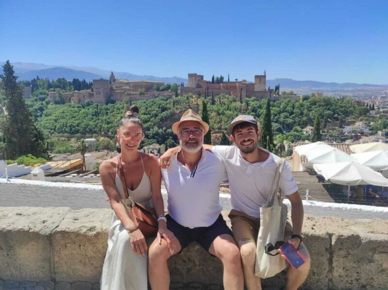 Granada: Alhambra and City Private Tour - Enjoying the Views and the Old Town