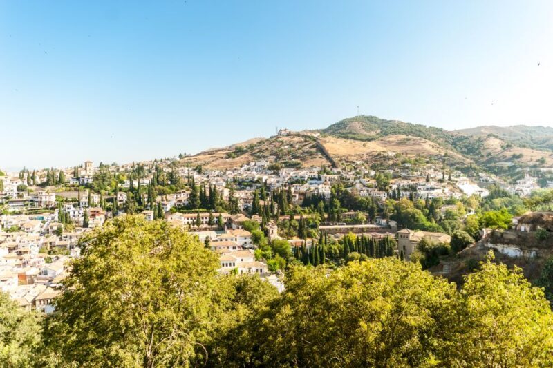 Granada: Alhambra and Generalife Garden Ticket & Guided Tour - What to Expect on the Tour