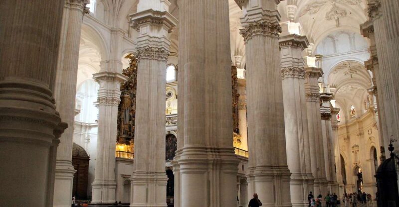Granada: Alhambra, Cathedral & Royal Chapel Tour w/ Tickets - Exploring Granada’s Heart: The Itinerary and What You Can Expect