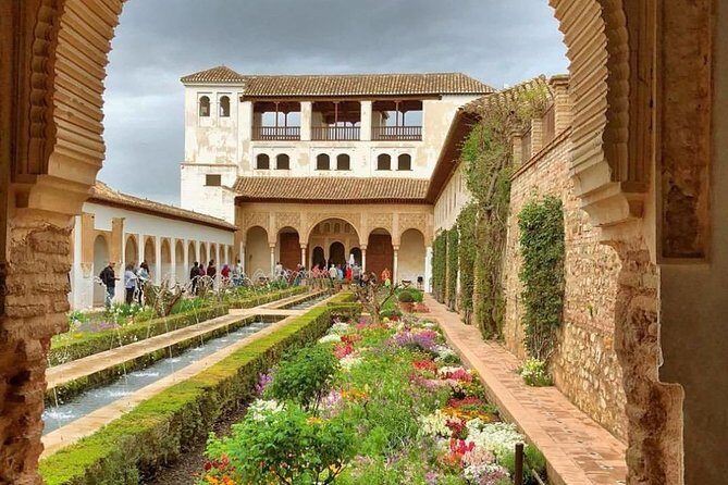 Granada: Alhambra Comlex + Nasrid Palaces + Alcazaba Guided Tour - The Realities of Booking and Cost