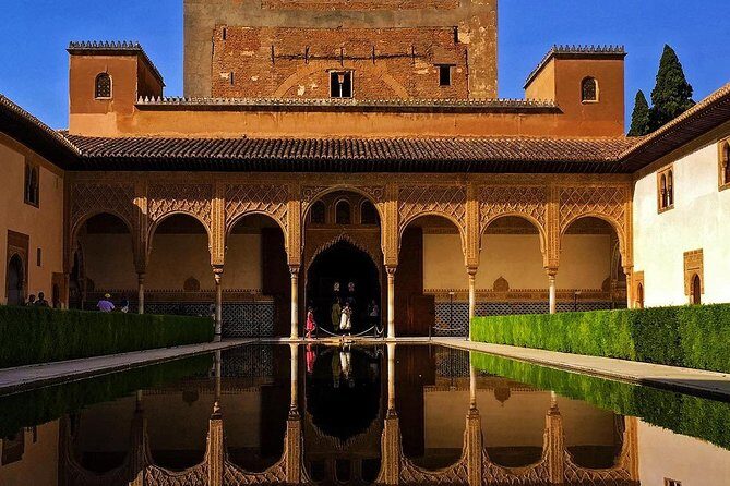 Granada: Alhambra Comlex + Nasrid Palaces + Alcazaba Guided Tour - FAQ