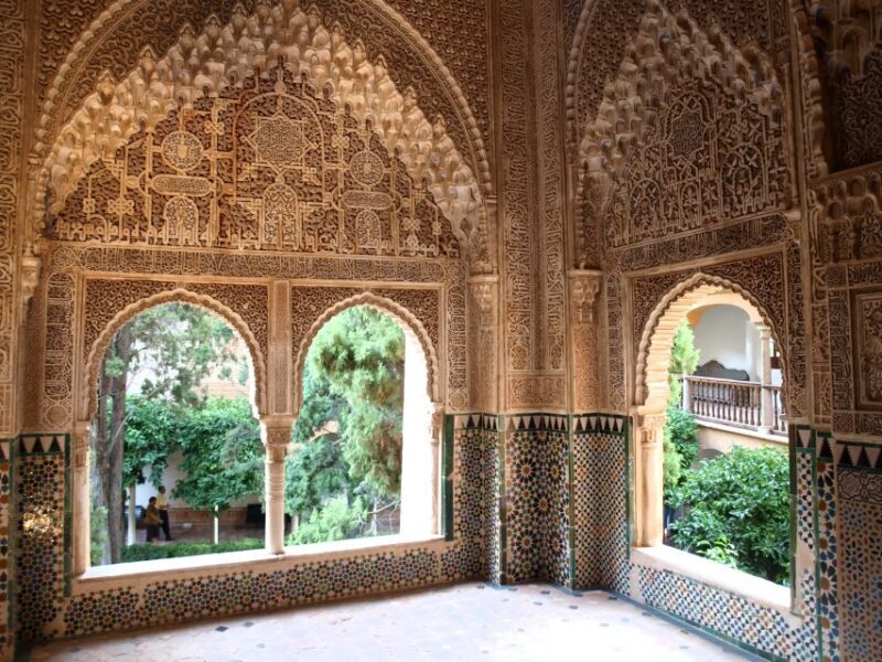 Granada: Alhambra Complex Guided Tour with Ticket - The Value of Guided Insight