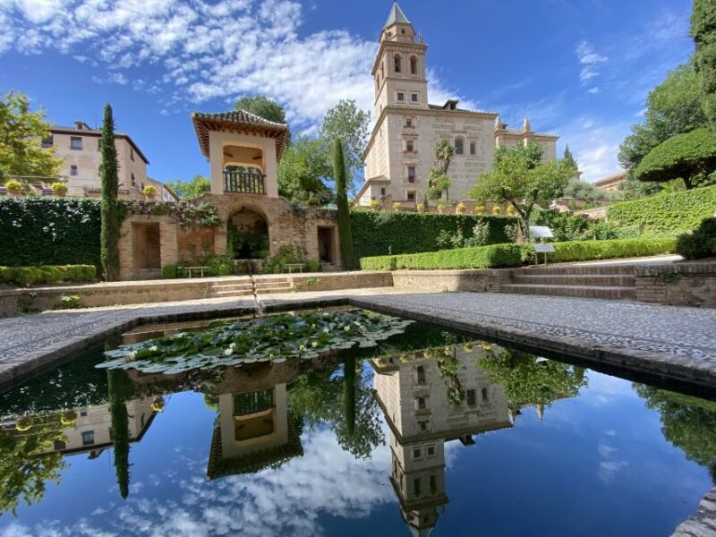 Granada: Alhambra & Generalife Fast-Track Guided Tour - Key Points