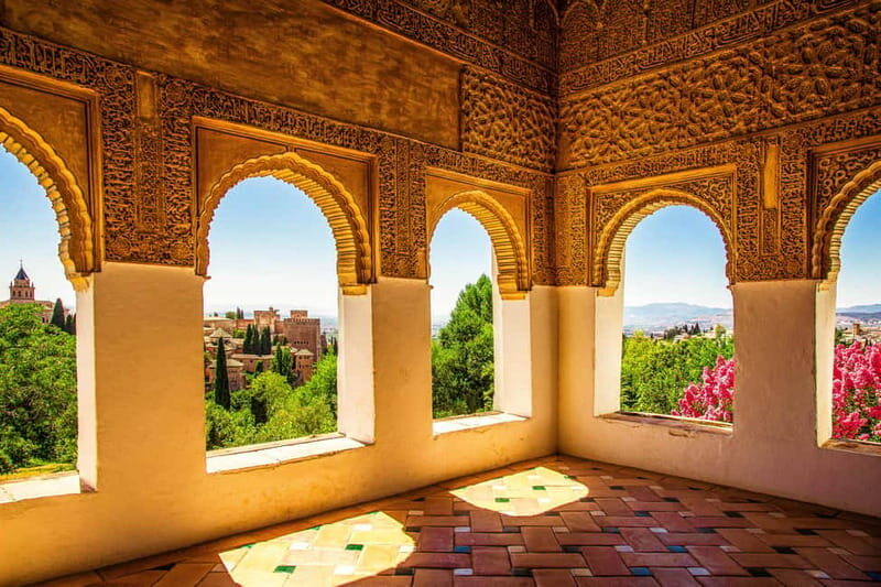 Granada: Alhambra, Generalife & Nasrid Palaces Guided Tour - A Deep Dive into the Experience