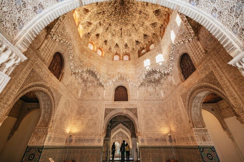 Granada: Alhambra Guided Tour with Nasrid Palaces & Gardens - The Sum Up
