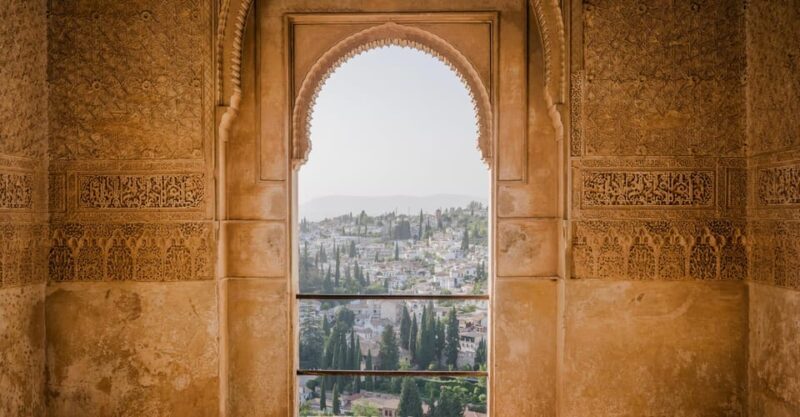 Granada: Alhambra & Nasrid Palaces Small Group Guided Tour - A Well-Rounded Experience of the Alhambra