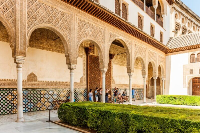 Granada: Alhambra & Nasrid Palaces Tour with Tickets - Granada: Alhambra & Nasrid Palaces Tour with Tickets — A Detailed Review