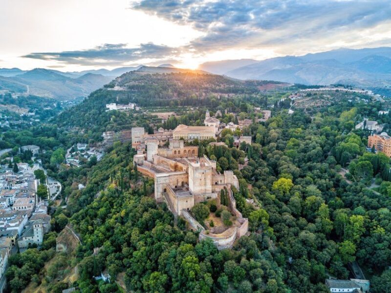 Granada: Alhambra & Nasrid Palaces Tour with Tickets - Why Choose the Granada Alhambra & Nasrid Palaces Tour?