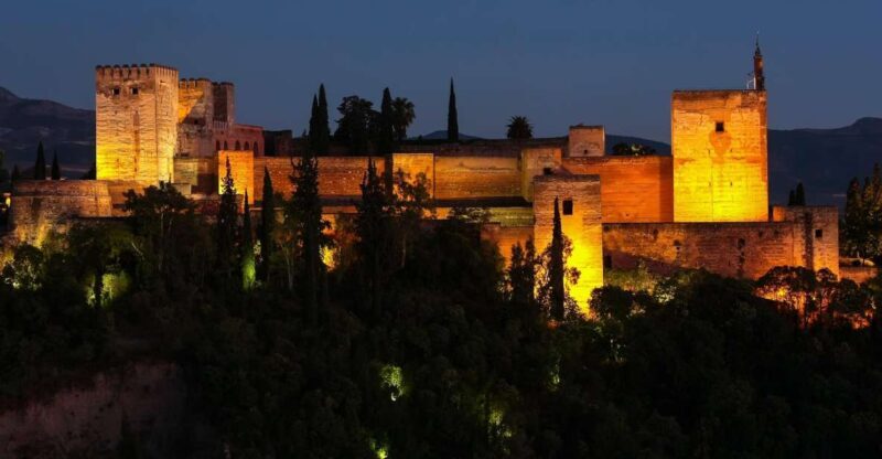 Granada: Alhambra Night Visit Entry Ticket - Introduction: Is an Evening Visit to the Alhambra Worth It?
