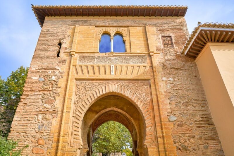 Granada: Alhambra Small Group Tour with Nasrid Palaces - The Itinerary: Breaking Down the Alhambra Experience