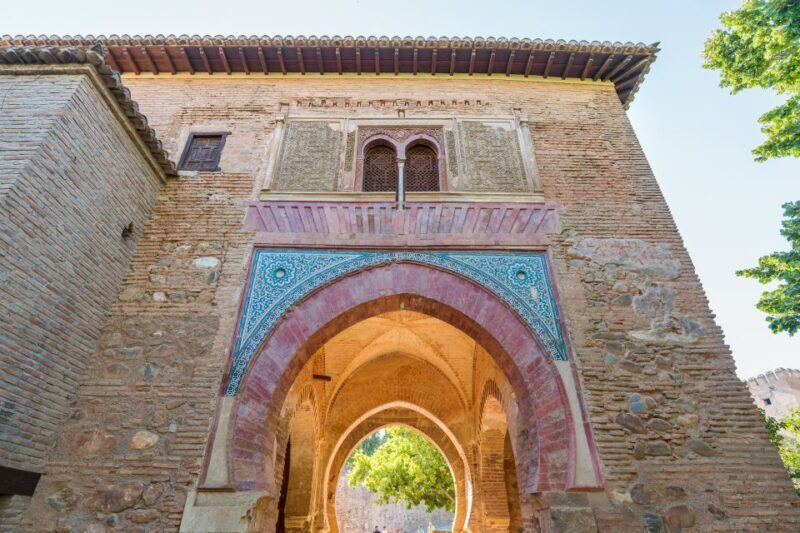 Granada: Alhambra Ticket and Guided Tour with Nasrid Palaces - Final Thoughts on the Tour’s Value