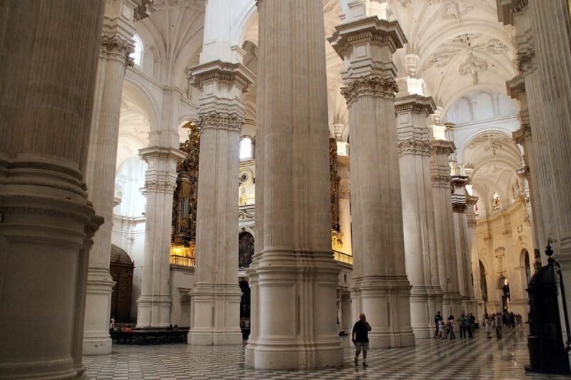 Granada: Cathedral and Royal Chapel Private tour with ticket - Key Points