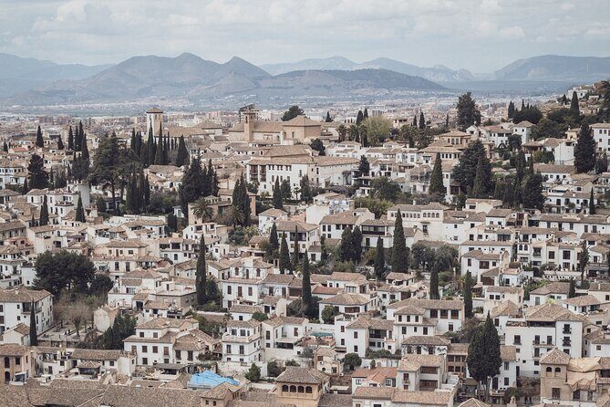 Granada Discoveries Private Tour - Key Points