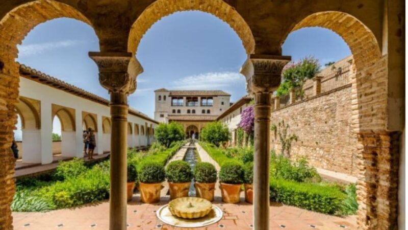 Granada: Generalife and Alcazaba Guided Tour without Tickets - An In-Depth Look at the Tour Experience