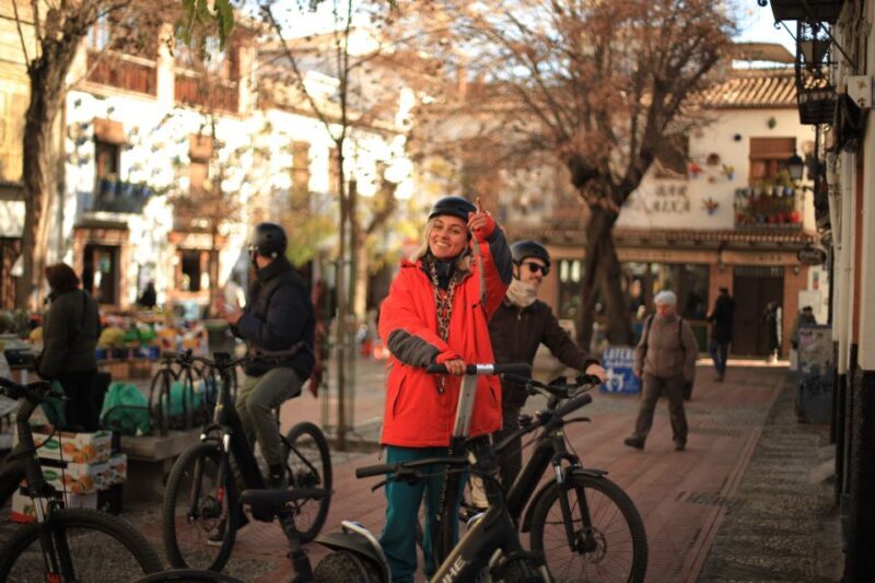 Granada: Highlights & Viewpoints eBike Tour with Tapas Break - Key Points
