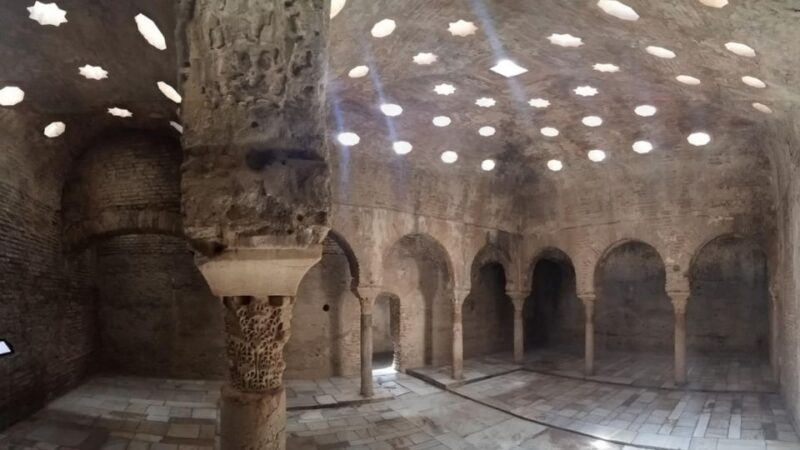 Granada Nazarí: La nobleza frente a la Alhambra - Key Points