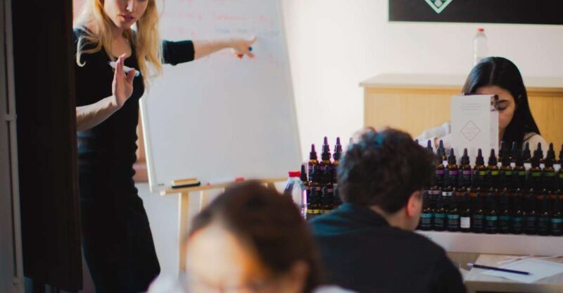 Granada: Perfume Workshop - Who Will Love This Experience?