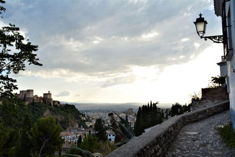 Granada: Private Tour of Albaicín, Sacromonte and Viewpoints - Authentic Experiences and Local Flavor