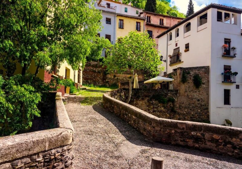 Granada: Private Tour of Albaicín, Sacromonte and Viewpoints - Practical Tips for Travelers