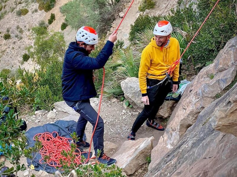 Granada: Rock climbing top-rope Placas Negras - Whats Included and Whats Not?