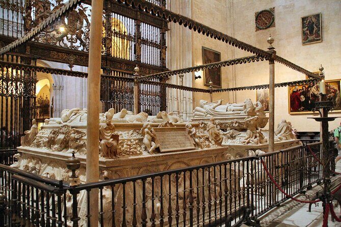 Granada: Royal Chapel guided walking tour - Introduction: A Well-Balanced Dive into Granada’s Heritage and Flavors