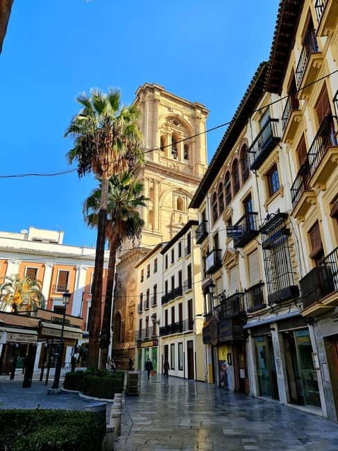 Granada: Tapas and Wine Tour with Local Guide. All included. - FAQ
